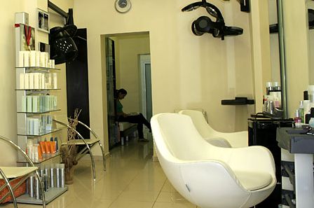 Salon Abbate Salon Viitorului din Bucuresti